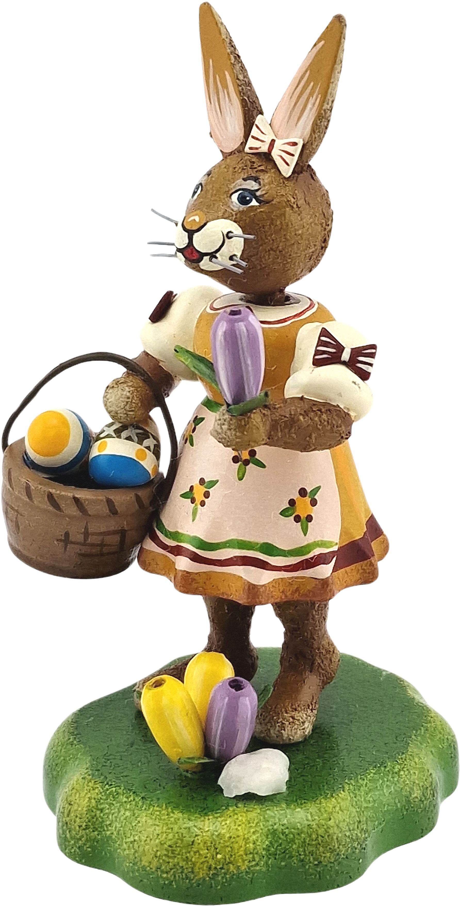 Hubrig Volkskunst Hasenland - Hasenmutter mit Krokus für 35,00